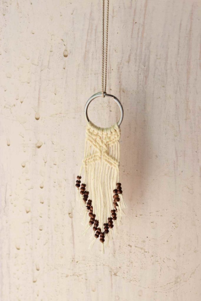 HOW TO MAKE SIMPLE MACRAME NECKLACE – OoshyBooshy